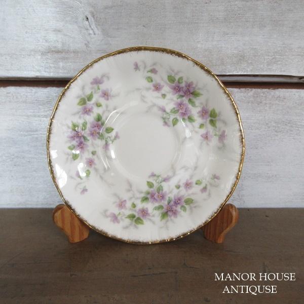 1255sc イギリス製 PARAGON パラゴン マランディ ソーサーのみ ヴィンテージ雑貨 英国 plateイギリスより入荷致しましたヴィンテージ雑貨　英国製  PARAGON(パラゴン)のソーサー1枚です。ソーサーのみ1点の出品となり...