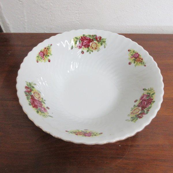 1345sb イギリス キッチン雑貨  ROYAL NORFOLK サラダボウル  盛り皿  ディーププレート お皿 鉢  英国 tablewareイギリスより入荷致しましたキッチン雑貨　 ROYAL NORFOLK、サラダボウルです。RO...