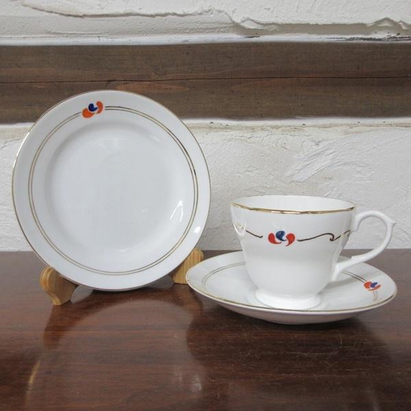 1447sb  イギリス製 Melba メイヤー&amp;シェラット カップ＆ソーサー トリオ ケーキプレート ヴィンテージ雑貨  tablewareイギリスより入荷致しましたヴィンテージ雑貨　英国製 Melba Bone China メイ...