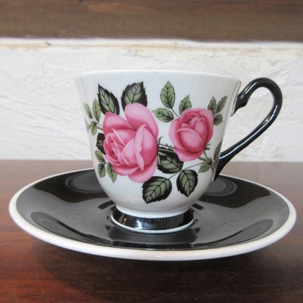 1460sb  イギリス製 ウィンザー陶器 カップ＆ソーサー 茶器 ティーカップ ヴィンテージ雑貨  tablewareイギリスより入荷致しましたヴィンテージ雑貨　英国製 ウィンザー陶器(CWS)のカップ、英国製 ロイヤルアルバートのソーサ...