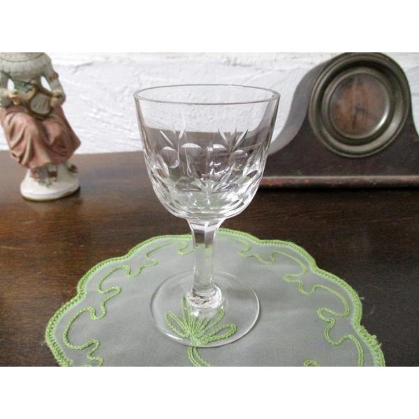 1464e シェリーグラス ワイングラス アルコールグラス ミニグラス 小さなグラス イギリス 英国 インテリア雑貨 glassイギリスより入荷致しましたインテリア雑貨　シェリーグラスです。可愛らしいデザインのお品です。飲み口の部分にカケが...