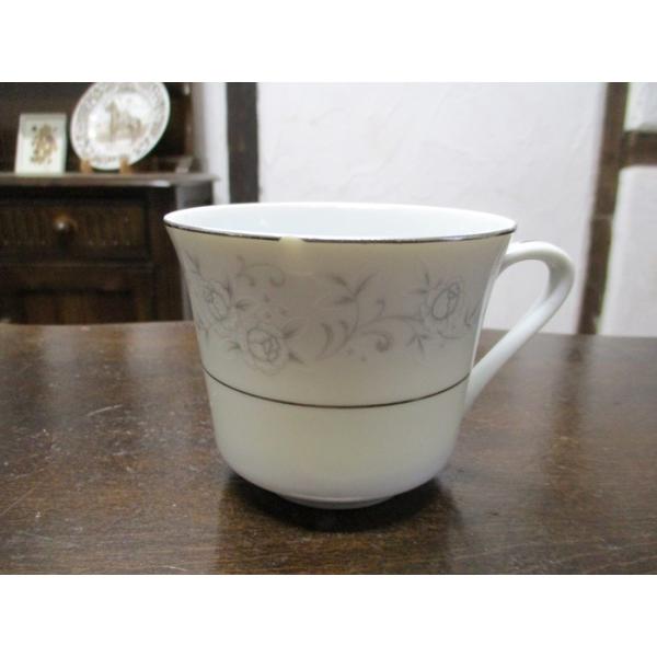 1561f 日本製 プラチナローズ コーヒーカップ ディスプレイ イギリス 英国 里帰り品 キッチン雑貨 tablewareイギリスより入荷致しましたキッチン雑貨　日本製コーヒーカップです。“PLATINUM ROSE”パターンの落ち着いた...