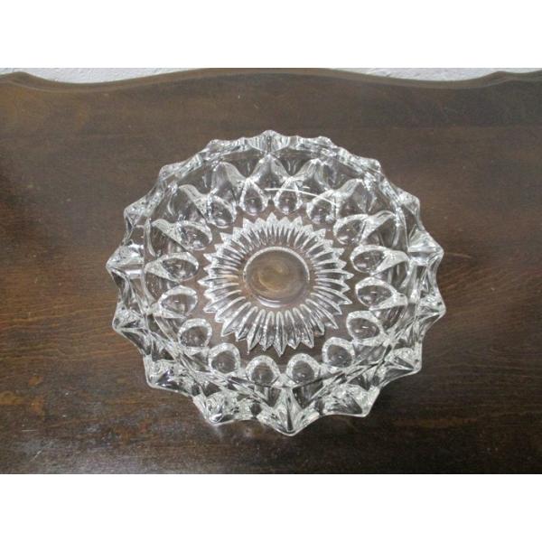 1828f ガラス製 アシュトレイ 灰皿 置物 飾り 小物入れにも フランス製 インテリア雑貨 glassイギリスより入荷致しましたインテリア雑貨　フランス製ガラスのアシュトレイです。ガラス製アシュトレイ１点の出品となります。底にエンボスで...