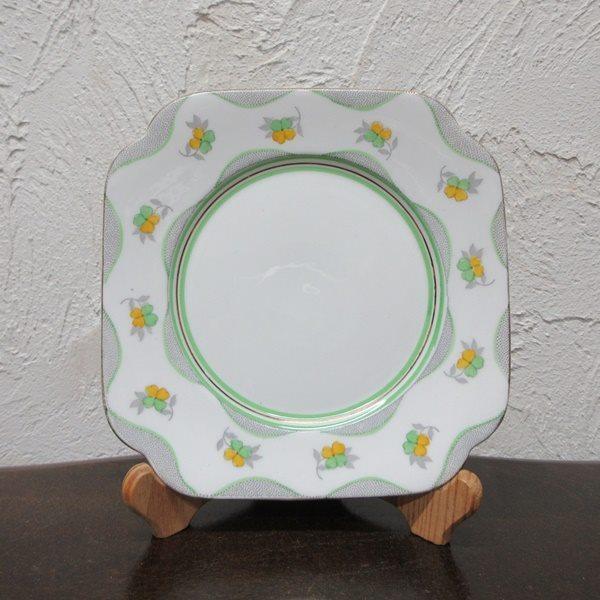 1860sa イギリス ヴィンテージ雑貨 Roslyn China社 デザートプレート ケーキプレート 皿 キッチン雑貨 英国製 plateイギリスより入荷致しましたビンテージ雑貨　英国製Roslyn Chinaのデザートプレートです。Ro...