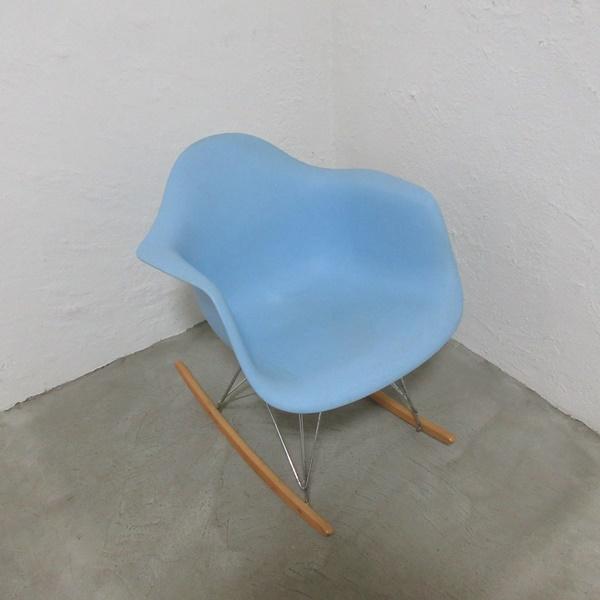 スマートフォンでご覧のお客様は、下記の「商品情報をもっと見る」をタップし、詳細画像と説明文をご覧下さい。【複数ご注文ご希望のお客様へ】家具は一台・一脚ごとにそれぞれ既定の送料がかかりますので、1カートに1商品のご注文でご決済下さい。1カート...