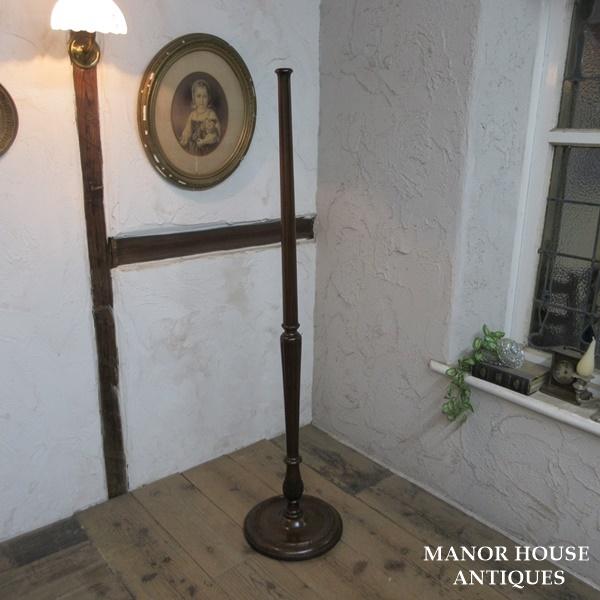 6870d イギリス アンティーク 家具 パーツのみ フロアスタンド フロアランプ 支柱 DIY 木製 マホガニー 英国 OTHERFUNITUREサイズ　台座直:338　H:1485　※若干の誤差はご容赦下さい。※スマートフォンでご覧のお...