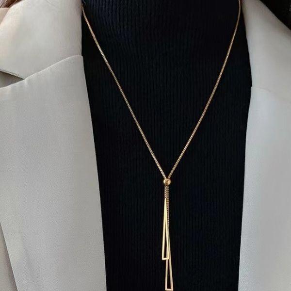 y字のデザインが素敵なネックレス。普段使いからパーティー等華やかな場所にも最適です。大切な人へのプレゼントにも大変喜ばれます。金属アレルギーに対応しておりますが、アレルギーは人によって程度が異なりますので、その点ご検討のうえ、ご購入をお願い...