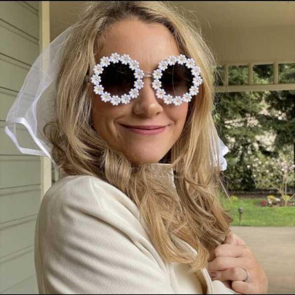 要素型:休暇Applicable Scenarios:パーティー製品タイプ:ファッションサングラススタイルタイプ:円形原産地:中国(本土)モデル番号:LX058 Adultレンズの幅:66mmレンズの高さ:66mm物質的なレンズ:ポリカーボ...