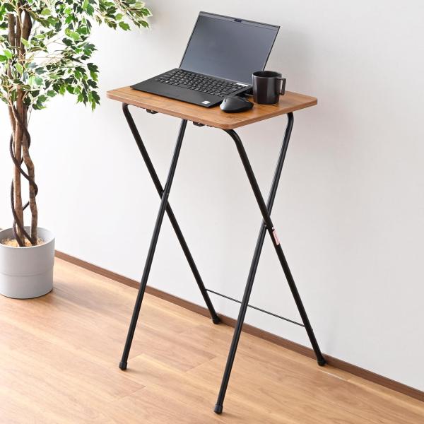 カラー：アンティークブラウンサイズ：幅50×奥行52×高さ90cmスタイル：ハイタイプ【コンパクトな折りたたみテーブル】折りたたむと厚み約4cmとスリムになるので、使わないときは隙間に収納できるミニテーブルです。【作業台にも使いやすいハイタ...