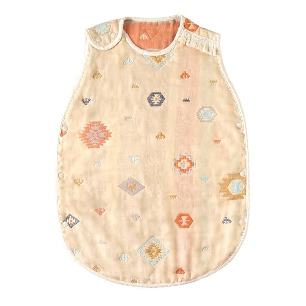 カラー：トーテムサイズ：1個 (x 1)スタイル：1) スリーパー[本体サイズ]着丈:約64cm身幅:約39cm(2〜7歳頃まで)[製造国]日本寝る時に着せておけば、おふとんからはみ出しても安心です。織目の密度が異なるガーゼを6層に重ねるこ...