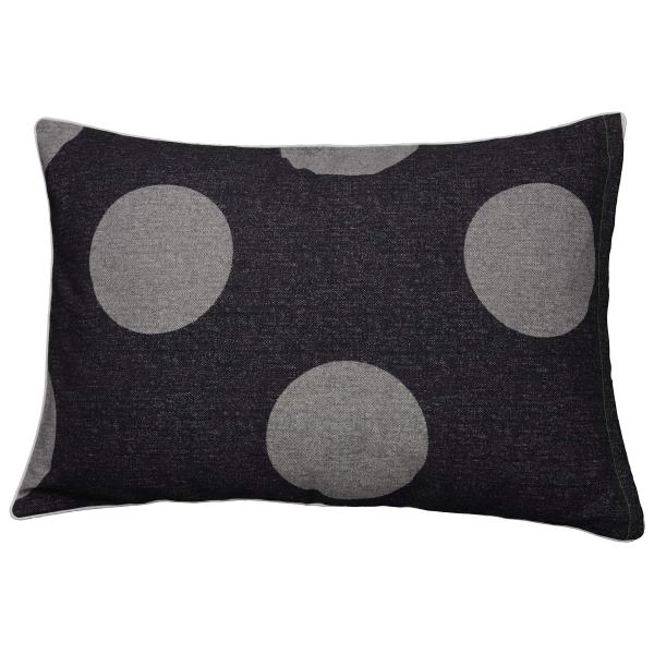 カラー：デニム調水玉・ブラックサイズ：35x50cm【サイズ・仕様】35cm×50cm（ファスナー式・全周バイアス縁取り縫い）【素材】吸汗性に優れ、オールシーズン最適な天然素材・綿100％CBポプリン生地を使用しています。CBポプリンは適度...