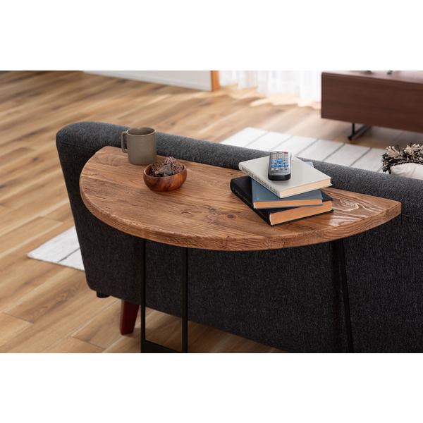 古材を使用した、天然素材の風合いを感じられるコンソール。半円なので、様々なシチュエーションで場所を選ばず使用できます。味のある天板と、スタイリッシュなアイアンレッグの異素材デザイン。商品の仕様について【材質】天然木(パイン古材) 水性塗装 ...