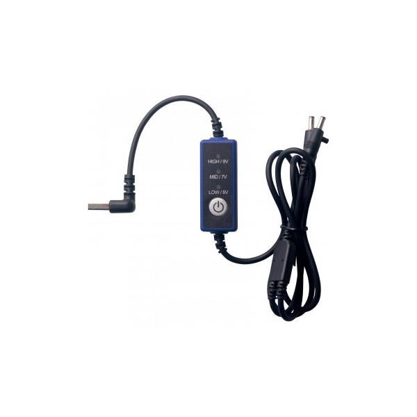 モバイルチャージャー(2.4A以上)が使えて便利です。