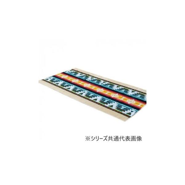 ブランケットやタオルケット、敷カバーとして活躍するマルチカバー。おしゃれなキリム柄でインテリアにもなじみます。