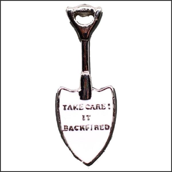 ワークエプロンを自分好みにカスタムするだけでなく、身近なものに付けたりコレクションとしても楽しめます。それぞれのカタチに合わせたアメリカンジョークや前向きなメッセージが込められています。メッセージ性の強いデザインは、たまたま目に止まったピン...