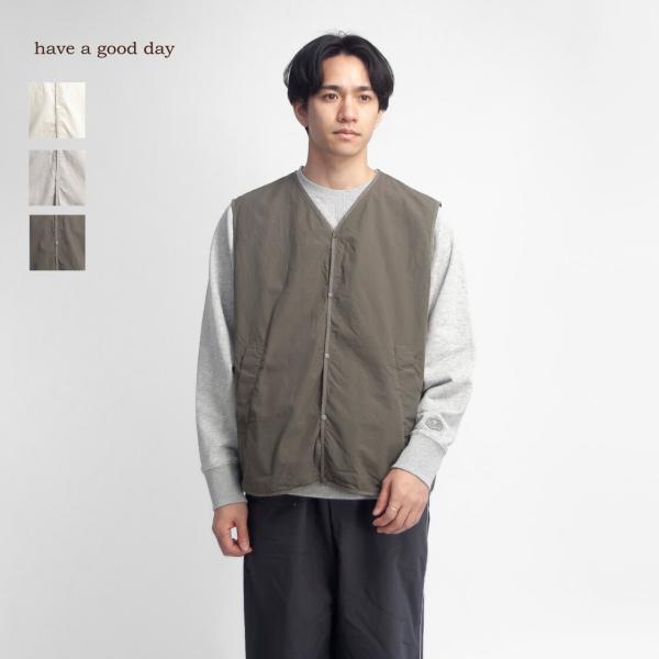 have a good dayから、画用紙のようなハリ感が特徴の「Paper vest」をご紹介。前立てはプランサーボタン仕様で、軽快な着脱が可能。チェック柄のパイピングを施し、ミニマルな佇まいの中にさりげないアクセントを加えています。シル...
