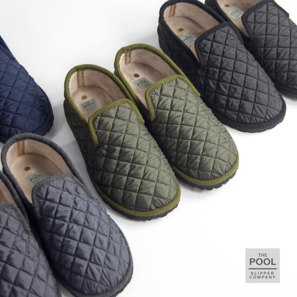 「THE POOL SLIPPER COMPANY」から、トラディショナルな雰囲気のスリッポンスリッパをご紹介。◆サイズ・41 (約25.0-26.0cm)　(アウトソール実寸 約28.5cm)・42 (約26.0-27.0cm)　(約29...