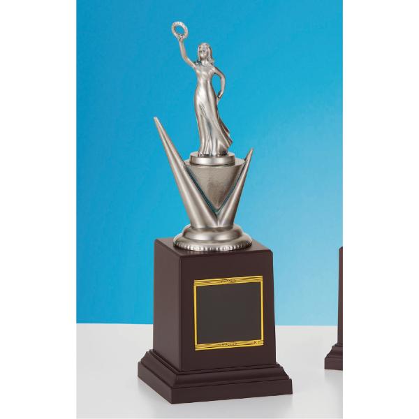 女神をモチーフとしたブロンズです。ゴルフ、サッカー、野球などの各種スポーツ大会の表彰や、企業表彰、感謝状、功労賞、表彰状、退職記念などの記念品としてご利用いただけます。装飾に紅白リボンを取り付けます（無料）。