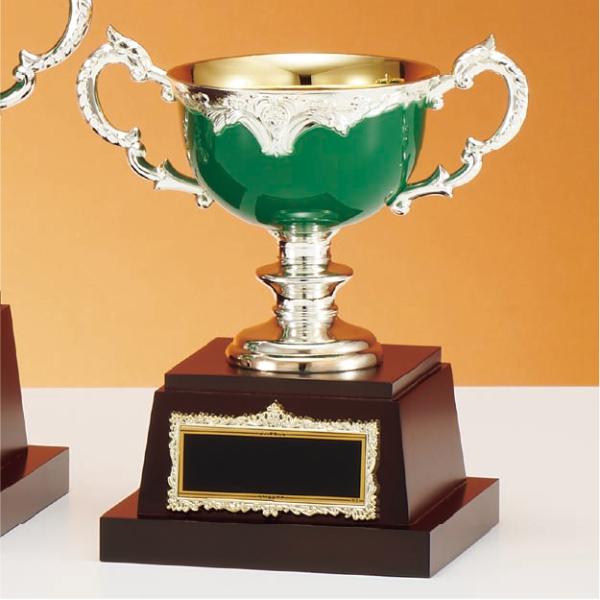 ゴルフ、サッカー、野球、各種スポーツ大会など表彰式で使われるカップです。優勝カップの持ち回り用や記念品に最適です。 装飾に紅白リボンを取り付けます（無料）。