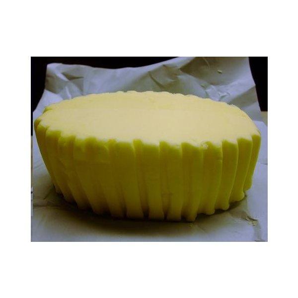 重量：250g形：楕円型イズニー社は、フランスのノルマンディー地方で有名な老舗メーカーです。イズニー社のバターはAOP（AOC）。口溶けがよく、ミルクの甘みと香りが広がります。原料の乳牛の品質を高めるため、環境、気候、温度、餌など、あらゆる...