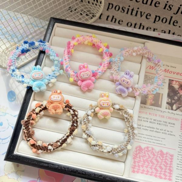 商品仕様 商品名  ヘアゴム 材質  樹脂+プラスチック カラー  ピンク、パープル、ブルー、コーヒー、ベージュ 重量  約3g 生産地  中国 商品説明  幼稚園・保育園・小学校での毎日のヘアセットには、シンプルで可愛いナチュラルヘアゴム...