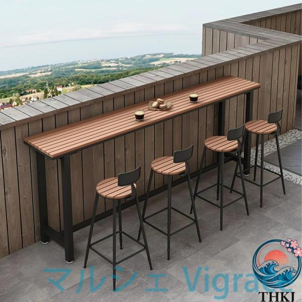 ? プラスチック木材素材: このバーテーブルはプラスチック木材で作られており、硬くて変形したり傷がついたり衝突したりしにくいです。透明で豊かな質感があらゆる空間に優雅さを添え、強力な耐荷重能力が長期間の性能を保証します。? 頑丈な鉄製フレー...