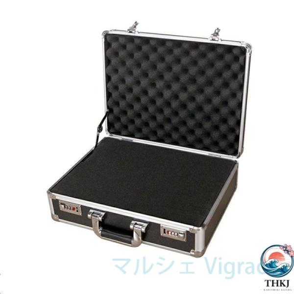 【優れた材質】ABS密度繊維板と高品質アルミ合金フレームで作られておりますので、とても丈夫です。 【DIYスポンジ】緩衝クッション付きですので、用途に合わせてカットしご使用ください。 【使い道が広い】ビジネスバッグ、工具箱、パーツボックス、...
