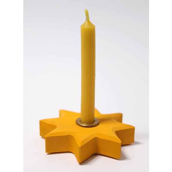 グリム社の小さなイエロースターの燭台です。デコレーションフィギュアを穴に差して飾ることができます。キャンドル立てとして使用する場合はキャンドルカップが必要です。※ろうそくをつけられる際には、火の取り扱いに十分ご注意下さい。※使用例で紹介して...
