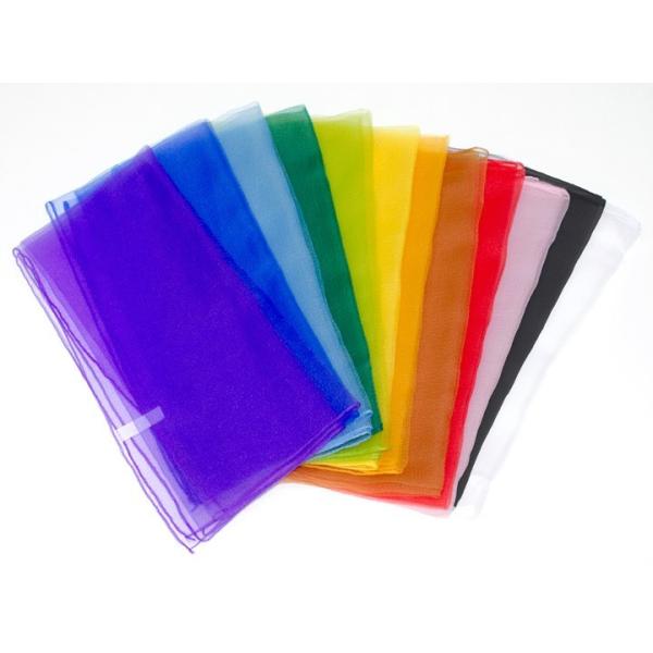 シフォンとは、薄く柔らかい織物のこと。軽くて薄く変容自在でゆっくり動きどんな形にもなじむ素材です。特筆すべきは、「空気にのってゆっくり動く」ということ。試しに上に放り投げてみてください。ゆっくりゆっくり落ちてくるスカーフ、これを身体の様々な...