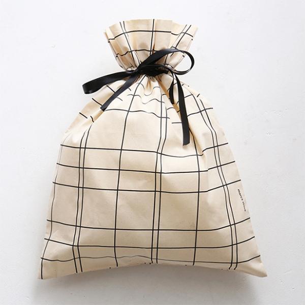 シンプルなラインがデザインされたmarcs STOREオリジナルのギフトバッグサイズ：W450mm × H590mm (リボンまで490mm)BON TON TOYSの33cmのぬいぐるみに◎※BON TON TOYS 50cm / 70c...