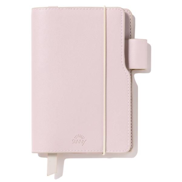 カラー：pale lilacスタイル：方眼【セット内容】 ノートカバー×1 A6 変形ノート(160ページ)×1 タイトルシール×1 使い方リーフレット×1【サイズ】縦149mm 横104mm 厚12mm(ペンホルダー含まず)【カバー仕様】...