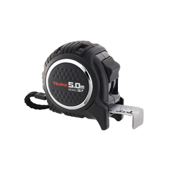 カラー：黒サイズ：長さ5 mスタイル：幅25mmABSボディをスリットを刻んだアーマードケースでカバー。万一の落下などの衝撃から本体を守ります。爪を保護するフックガードバンパー付。テープ長さ5m、剛厚 スチールテープ、テープ幅 25mm ロ...