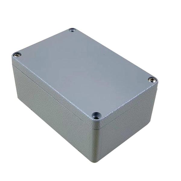 カラー：グレーサイズ：64x58x35MMスタイル：インダストリアル64x58x35MM素材：高品質な難燃材料を利用し、電気エンクロージャボックスはよく作られていて、非常に丈夫で、有害物質を生成しない。特徴：防水、防湿、日焼け止め、腐食防止...