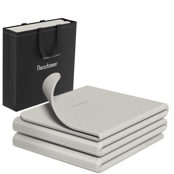 カラー：ライトグレー【商品詳細】マットサイズ：長さ183 x 幅61 x 厚さ0.6 cm　折り畳みサイズ：長さ37 x 幅30 x 厚み6 cm　本体*1 収納バッグ*1。【素材】?熱可塑性エラストマー（TPE）クッション性と反発性に優れ...