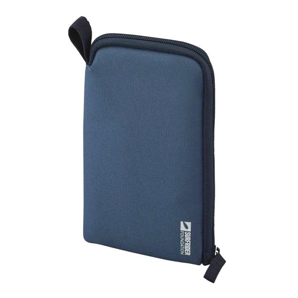 カラー：オーシャンネイビーサイズ：幅120mm×奥行30mm×高さ235mmスタイル：スタンドペンポーチ【特長】L字に自立するペンポーチ。【本体寸法】幅×奥行×高さ／120×30×235mm【本体重量】85g【色】オーシャンネイビー【材質】...