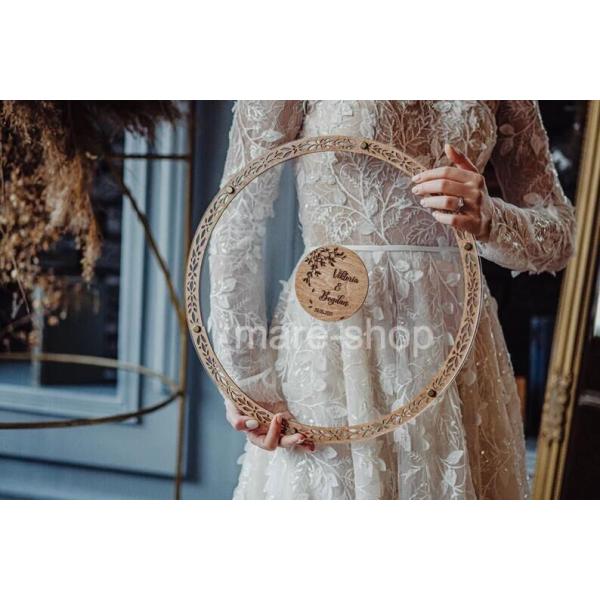 こちらの商品は海外輸入品となります。入金確認後、3〜7日程度で発送、発送から2~4週間程度で到着いたします。素材: 木製サイズ：5種類※サイズによって追加料金が生じます。※ご購入時に必ず名前・日付をお知らせください。【注意事項】・こちらはオ...