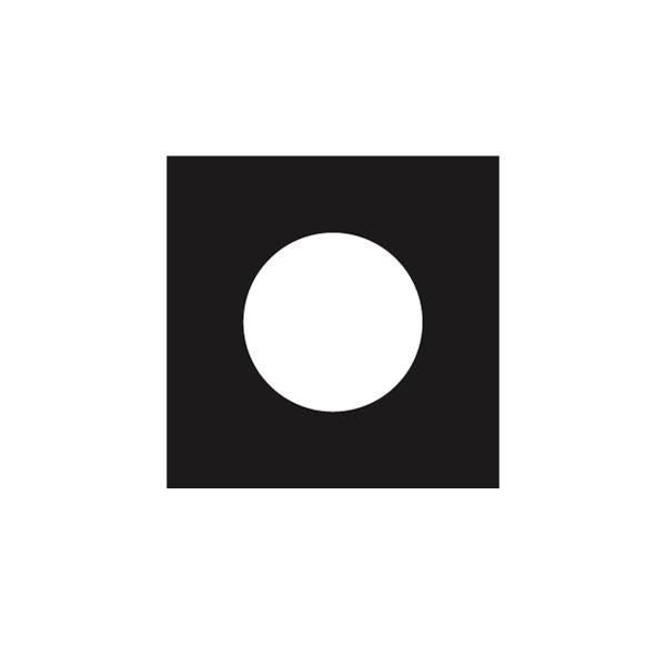 大切なレコードを保存されたい方のための特厚紙製のレコードジャケット。100枚1セットでのお届けとなります。コレクションの整頓、片付けに。■主な仕様[サイズ] W183×H183[素材等] コートボール紙 0.52mm、両穴[セット内容] ジ...