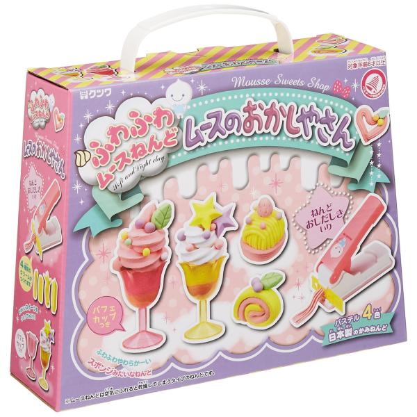 【商品概要】【特徴】ふわふわかみねんどで、おいしそうなおかしが作れます。【仕様】ムース粘土4色(イエロー・ピンク・ブルー・ホワイト)、パフェカップ2個、押し出し器(4種類の形がつくれます)【サイズ】高さ 17×幅 22×奥行 6.5cm【パ...