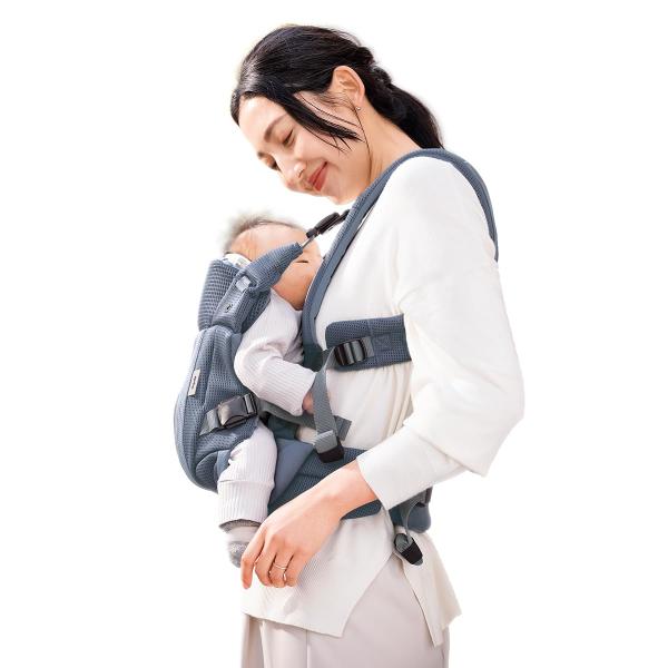 【商品概要】【腰がラク】腰らくサポートEXで、ママやパパの腰がラク。【呼吸がラク】首マモールとハイポジションシートで赤ちゃんの呼吸がラク。【装着がラク】背中に手を回さずに、前面の4つのバックルで簡単装着。【4WAY】新生児タテ対面抱っこ・タ...