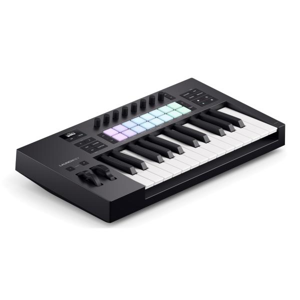 【商品概要】Ableton Live、Cubase、Logic Pro、FL Studio、Reaper、Reasonなどの主要なDAWをセットアップ不要ですぐにコントロール可能16個のパッドで固定コードモードやユーザーコードモードを使用で...