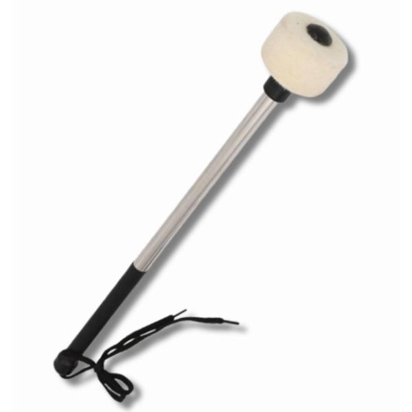 【商品概要】【打楽器用マレット】バスドラムやティンパニの演奏に最適なマレット。柔らかな羊毛フェルトのヘッドが繊細で優しい音色から力強い一打まで幅広い表現を可能にします。ステンレス製スティックは適度な重さで安定感を生み出し、長時間の演奏でも疲...