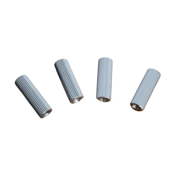 【商品概要】長さ２５ｍｍ×８ｍｍ（取り付け穴の大きさ：約4mm）穴のサイズが４ｍｍなのでネジの頭の部分が３ｍｍ程度でしたら取り付け可能です。多くの照明器具に対応できるようネジの穴の部分を貫通させています。そのため多くの長さのネジに対応しまし...