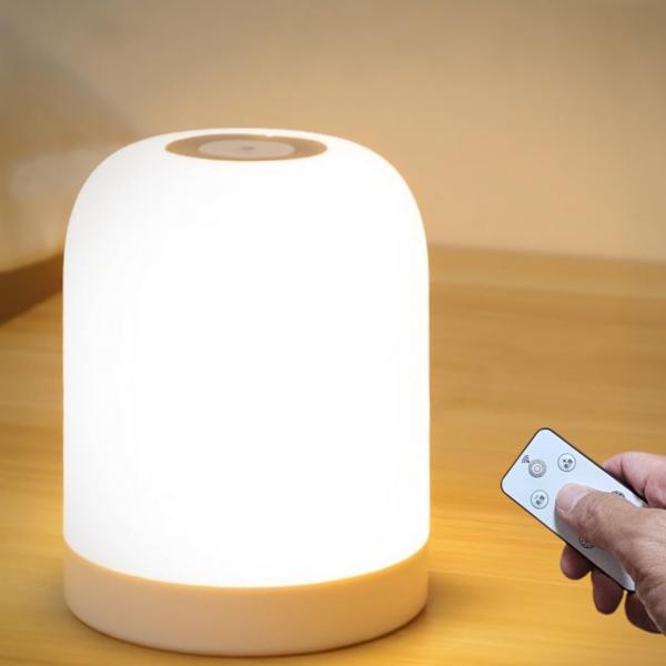 【商品概要】かわいいLEDナイトライト♪ 余計な機能は必要ない・簡単操作で誰でも使いやすいシンプル設計 寝室にぴったりのLEDナイトライトです。眩しすぎない目に優しい間接照明としても使えます。 充電式なのでコードの取り回しがなく見た目スッキ...