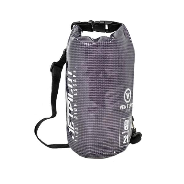 ■品番：ACS21909-CLEAR■容量：2リッター■カラー：クリア ■FABRICATION：防水コートターポリン-ウォータープルーフバッグ（ロールトップ）-ショルダーストラップは取り外し可能。※開口部を巻いてバックルを閉めるため、完全...