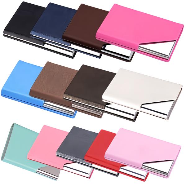 「外寸サイズ」たて6.5cm  よこ9.5cm  厚み1.4cm「重さ」70g ほど「軽量コンパクト」70gで軽く、スリムで手のひらに収まるサイズ感で携帯に便利です。「耐水、撥水」外側は、PUレザー(塩化ビニール系樹脂)なので、水に強いです...