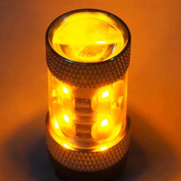 品番 BS10U品名 T20 シングル 50W 二個入り アンバー●ハイパワー！●高輝度LED採用●ブレーキ球/ウインカー/バックランプ球に最適！●簡単取り付け！●差し込むだけ！●コンパクト設計でほとんどの車種に適合します。■色 アンバー■...