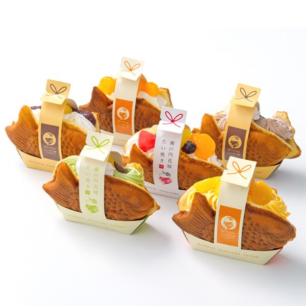 たい焼き風ワッフル生地にクリームやフルーツをサンドした、和っふる。角隠しに見立てたクリーム、色とりどりのフルーツはかんざし。”小船に乗ってお嫁入り“がイメージの和スイーツです。■内容量フルーツミックス・栗抹茶・みかん・マンゴー・ベルギーチョ...