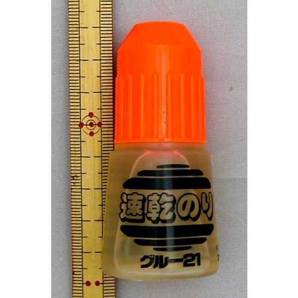 用途厚紙・封筒・特殊紙などの速乾接着紙とプラスチック、金属、ガラスなどの接着(ポリプロピレン・ポリエチレンなどには接着しません)　　　