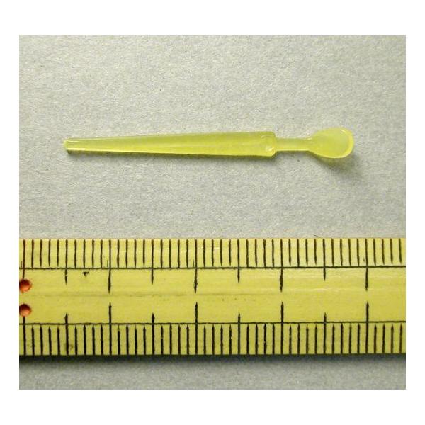 人形用の簪です。プラスチック製。サイズ：3.5cm ＊写真の品を5本セットで販売いたします。