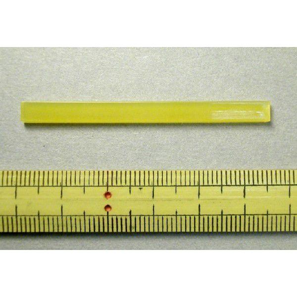 人形用の簪です。プラスチック製。サイズ：5.5cm ＊写真の品を5本セットで販売いたします。